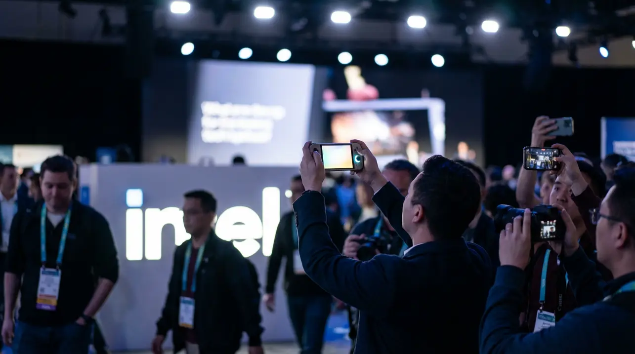 Outpoll | Intel Announces New Chips for Gaming Handhelds at CES 2026