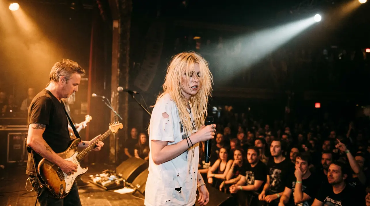 Outpoll | 摇滚名人堂分享Soundgarden与泰勒·莫姆森表演《Rusty Cage》视频